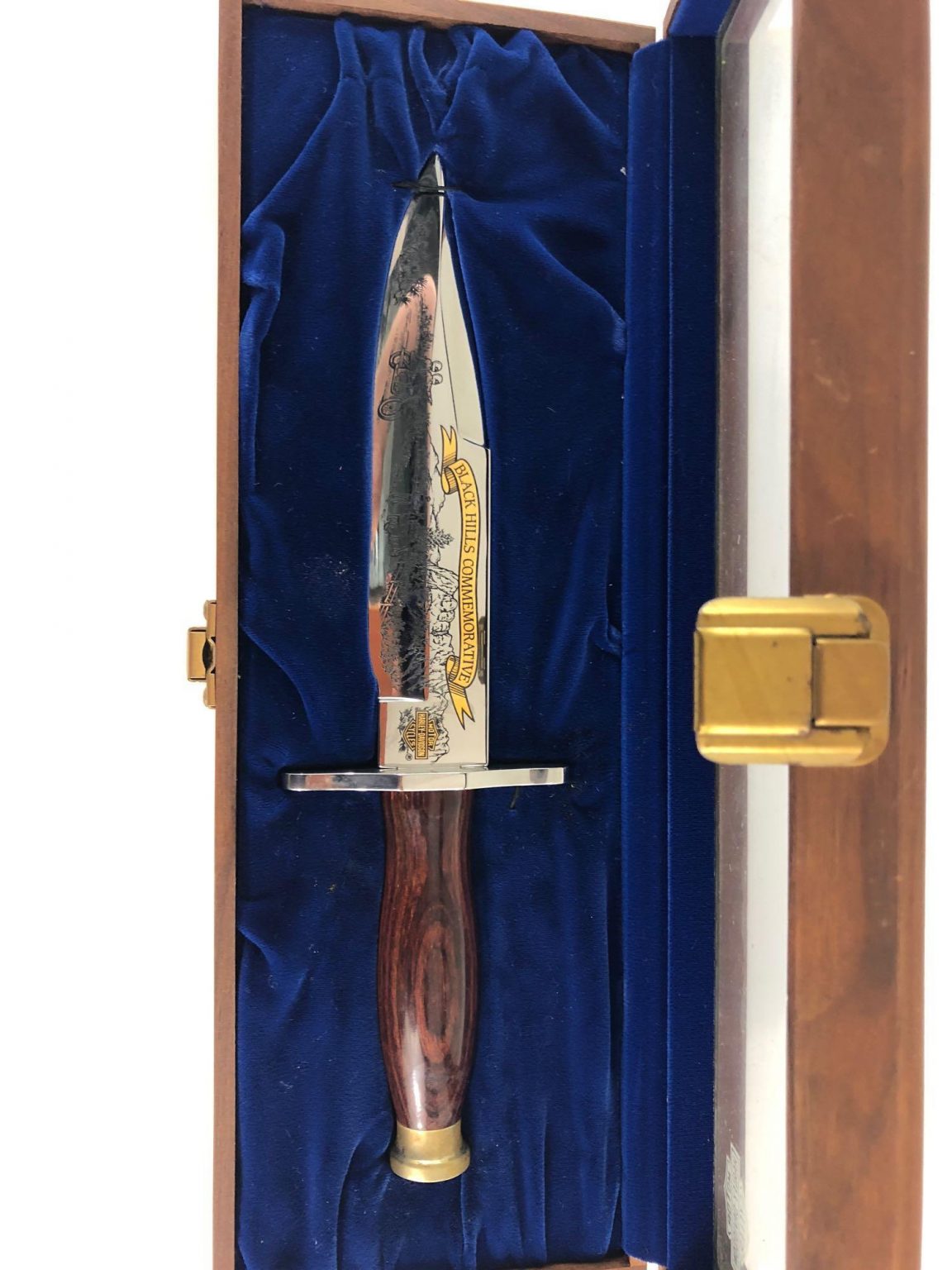 Buck Black Hills Commemorative Knife | Online Knives Auctions