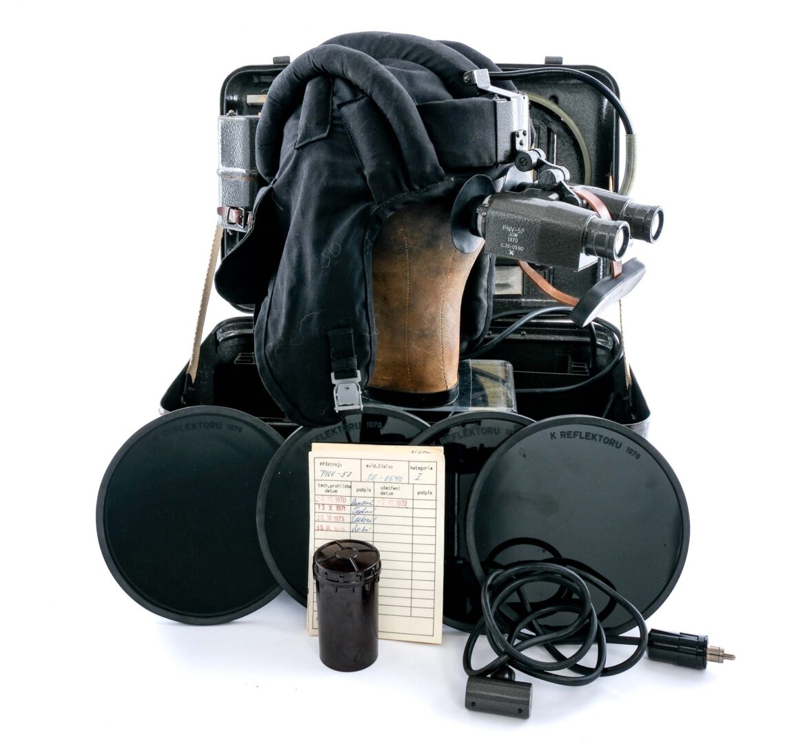 Czech Republic PNV-57 Tanker Night Vision Goggles - CT Firearms Auction